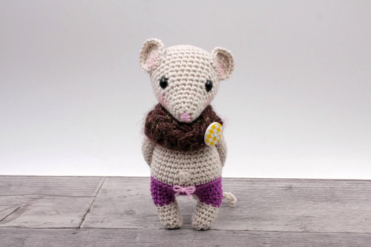 Crochet Pattern - Charlize The Mini Mouse on Luulla